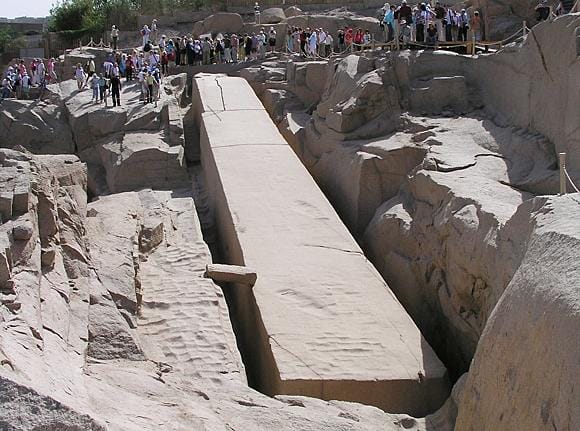 El obelisco inacabado y el origen del granito, en Asuan | Sobre Egipto ...