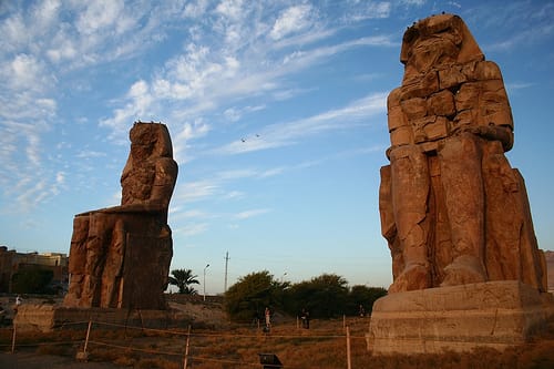 Conociendo los colosos de Memnon | Sobre Egipto : Sobre Egipto